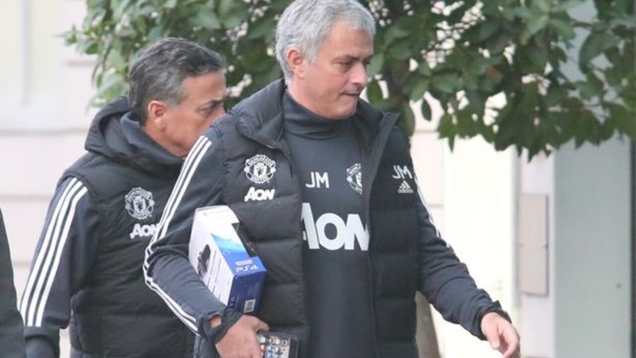 Manchester United's Jose Mourinho Spotted with PS4 Controller Prior to ...