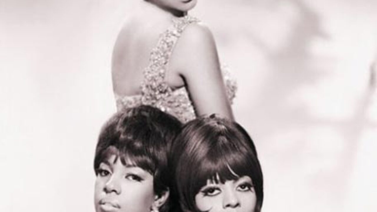 Sony Sign With Universal To Bring New Music To The SingStore | Push Square