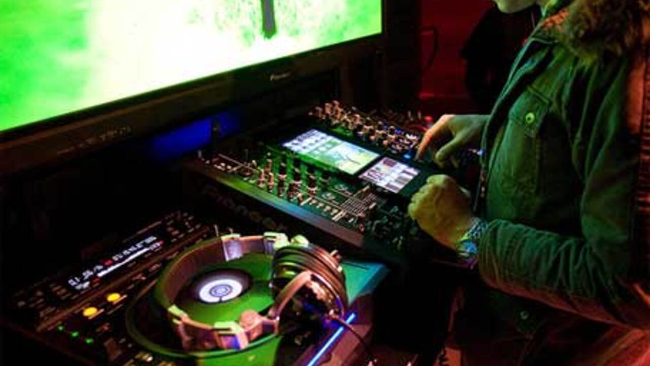 DJ Shadow Lends The DJ Hero Team A Helping Hand, Game Includes ...